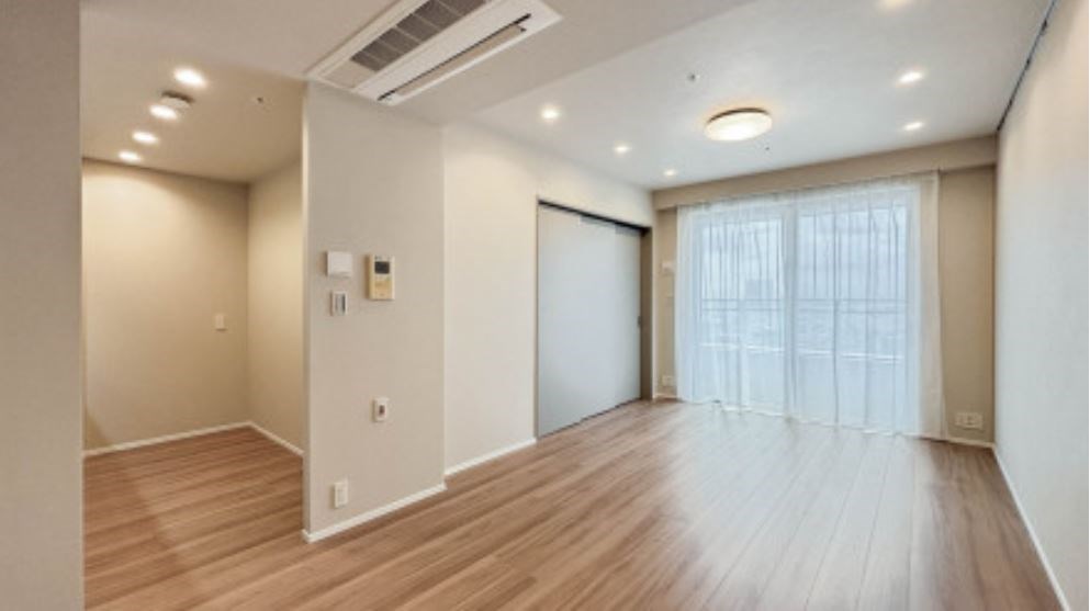 Park Tower Gransky 28F - 2BR + 1Storage | Condominium for Sale in Tokyo ...